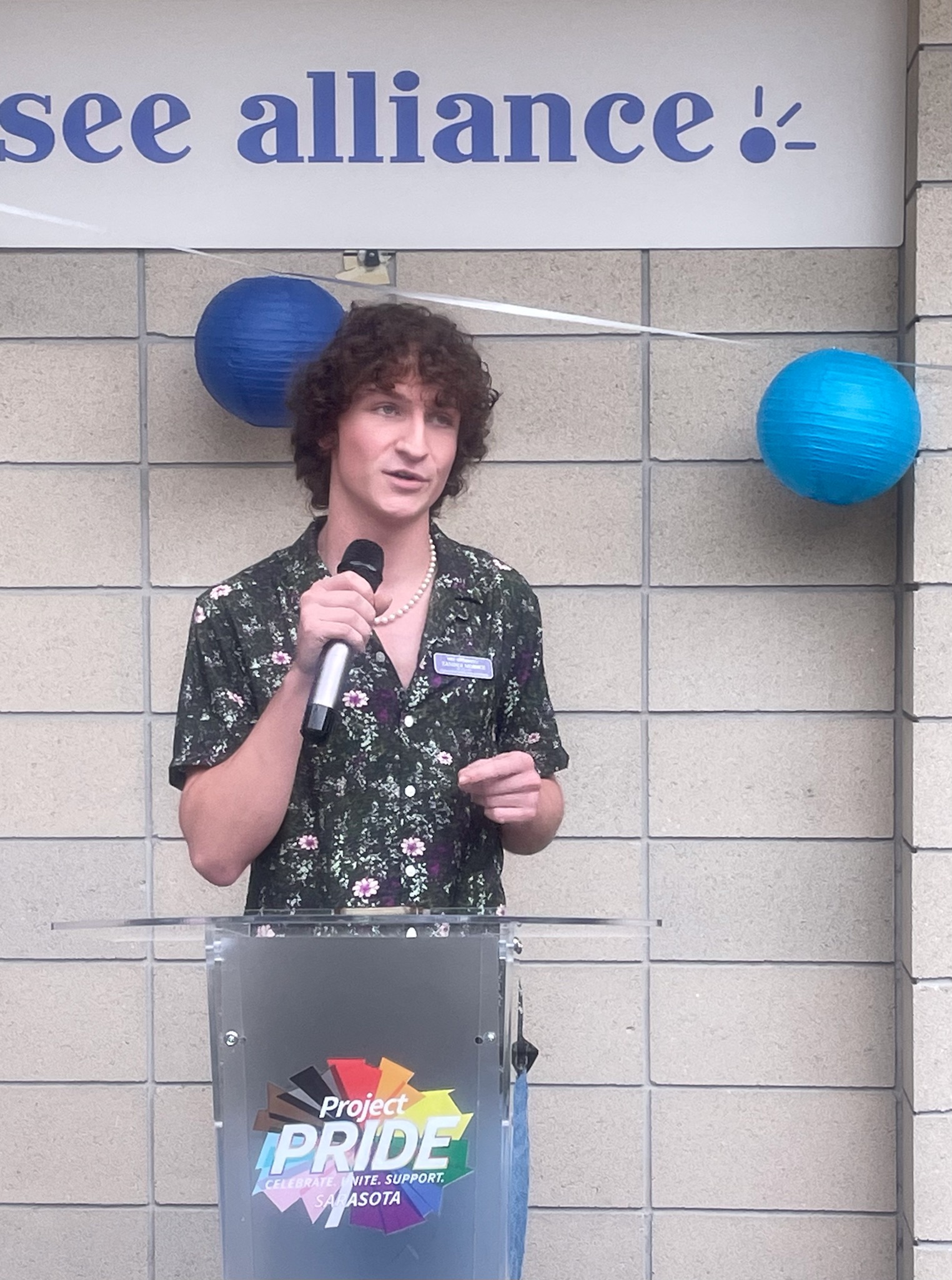 Youth group opens space for political action in Sarasota - WSLR ...