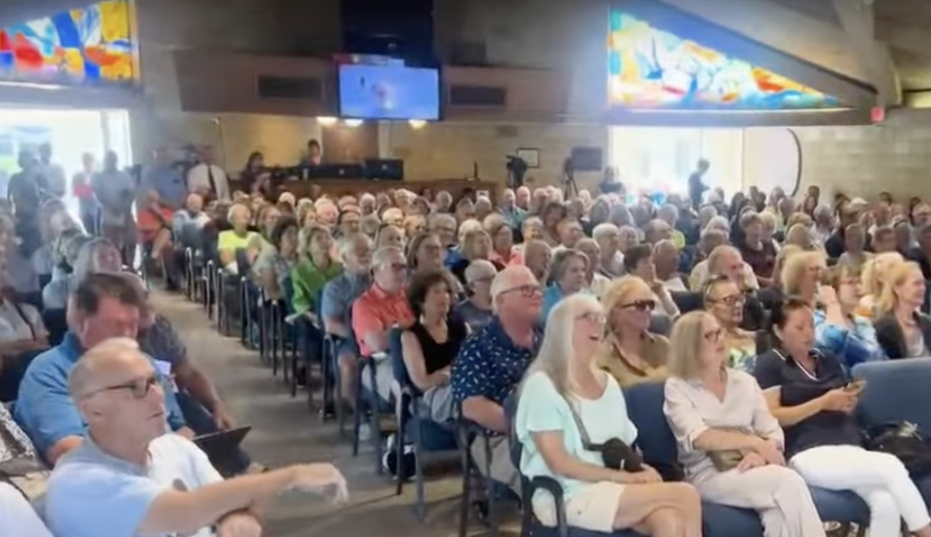'Citizens Protect the Ringling' town hall draws big crowd - WSLR ...