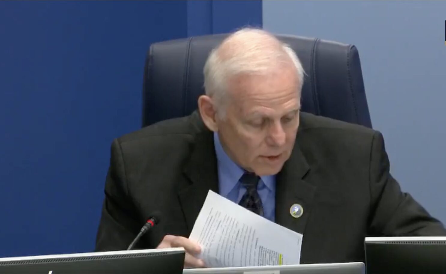 Manatee County Commission pushes back against state restrictions on ...