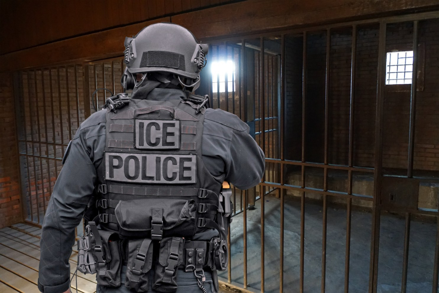 Suncoast Searchlight: ICE detainers turn into labyrinth for immigrants ...